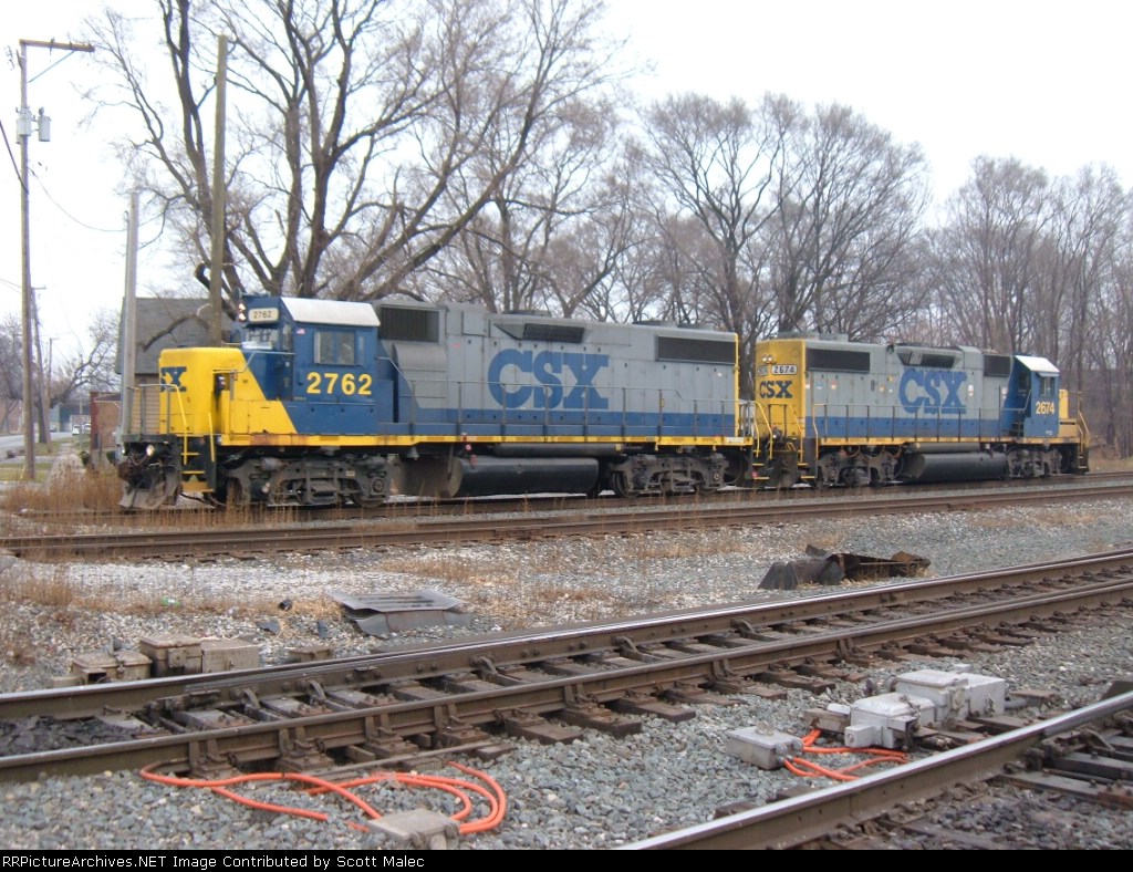 CSX 2762 & 2674